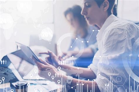 디지털 도표 그래프 인터페이스 가상 스크린 배경 흐리게에 연결 아이콘의 개념 시작 프로젝트 현대 사무실에서 동료의 그룹 가상현실에 대한 스톡 사진 및 기타 이미지 Istock