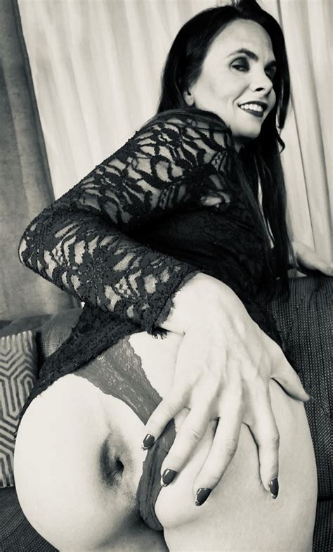 Brunette Tgirl Open Ass Roxannetg