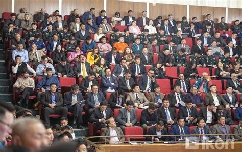 ФОТО Эрэгтэйчүүдийн боловсрол хөдөлмөр эрхлэлт эрүүл мэндийн асуудлыг хөндсөн чуулганд 700