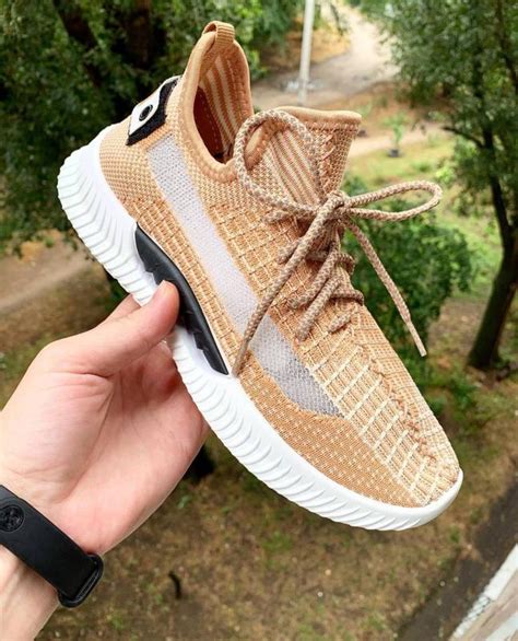 Кросівки — ціна 750 грн у каталозі Кросівки Купити жіночі речі за доступною ціною на Шафі