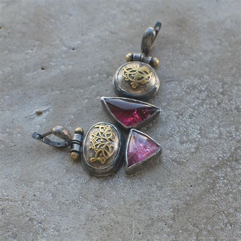 Асимметричные серьги с турмалинами серебро и латунь в интернет магазине на Ярмарке Мастеров