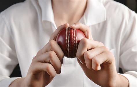 Cricket Fast Bowling Tips Fast Bowlers Grip