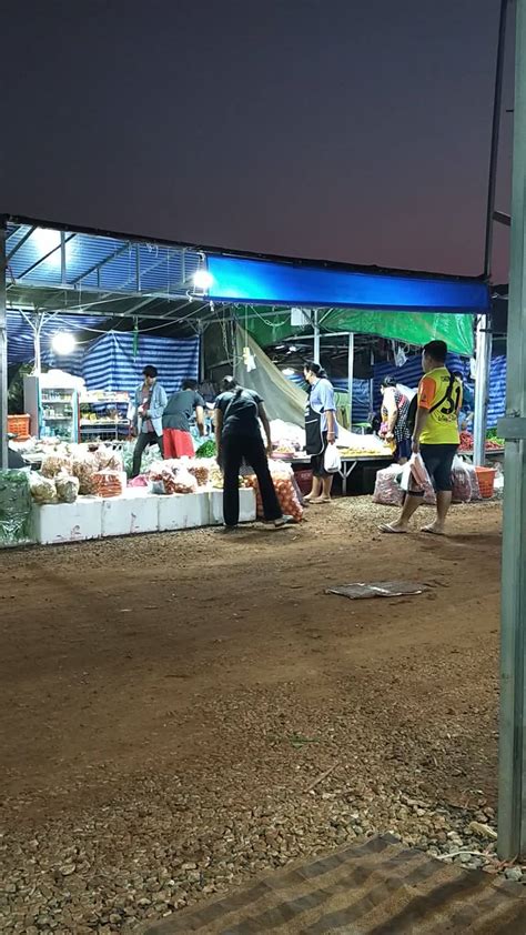 ตลาดศรีเพ็ญ ตลาดเขาดิน เช็กราคาผักผลไม้ต่อวัน Home Facebook