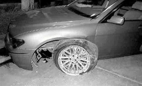 当你驾驶的机动车轮胎突然爆裂时应怎样应对 有驾