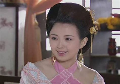 至尊红颜徐盈盈造型 眼睛 装扮 大山谷图库