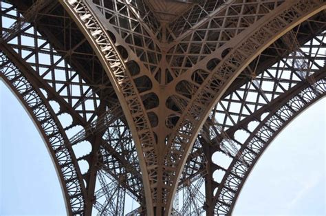 eiffel tower structure