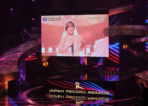 【レコ大】浜崎あゆみ21年ぶり出演、大賞曲「voyage」熱唱、2001年から史上初3連覇 スポーツ報知