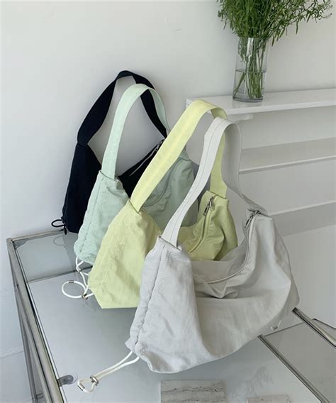 얼모스트블라썸 폴리 나일론 셔링 스트링 숄더백 가벼운 가방 위시버킷