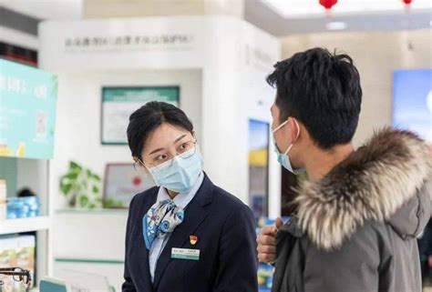女子將20萬存銀行定期！三年后不但利息消失，竟反欠銀行7000元？