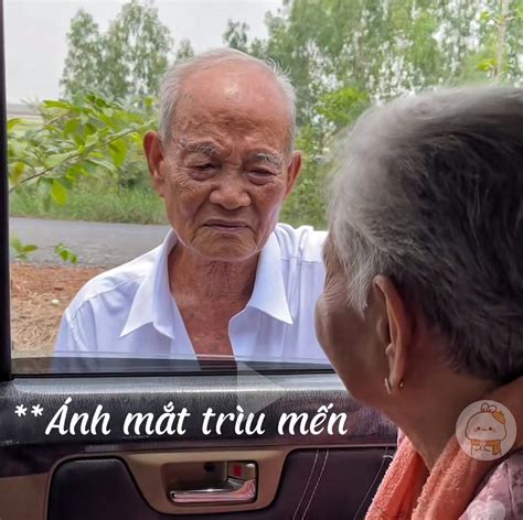 Cuộc chia tay bịn rịn giữa người chị và em trai tuổi