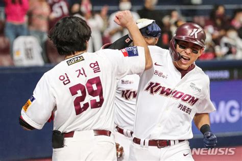 키움 백투백 홈런 친 임지열 이정후 네이트 스포츠