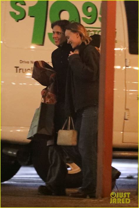 Lily Rose Depp And Girlfriend 070 Shake Hold Hands While Grabbing Dinner In La Photo 4990784