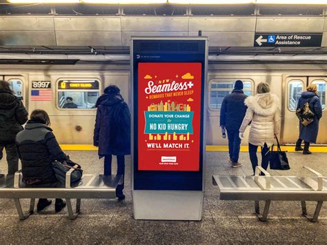 Ooh Advertising Uk And Usa Outdoor Media Campaigns Billboard Tube