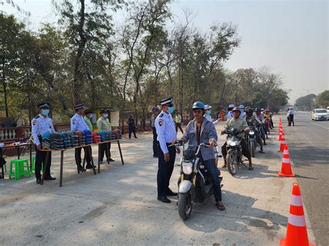 မန္တလေးမြို့တွင် ယာဉ်စည်းကမ်း လမ်းစည်းကမ်း လိုက်နာခြင်းမရှိသည့် ယာဉ်မ