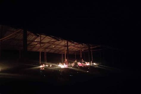 ဂါးရာယန်က ရပ်ရွာအခြေပြုဘော်ဒါဆောင် လျှပ်စစ်မီးအခက်အခဲဖြစ်နေ၊ ဖယောင်းတိုင်ပင် မဝယ်နိုင်သော ကျောင