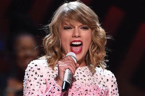 5 Things We Learned From Taylor Swifts British Vogue Interview