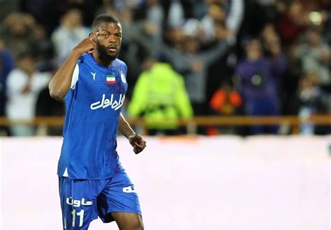 یامگا دیدار با هوادار را از دست داد طرفداری