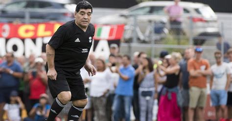 Diego Maradona Y Sus Amigos Protagonizaron Un Nuevo Partido De Leyendas De Fifa Infobae