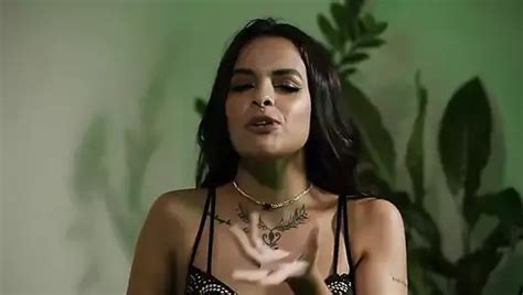 Bohemian Fotografin Fickt Ihre Zwei Models Kostenloser Teaser Xhamster