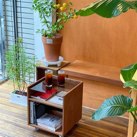 프레임나인 이동식유리선반 우든큐브트롤리 위시버킷