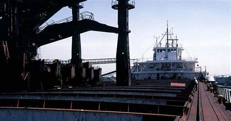 Famous Laker Arthur M Anderson Being Unloaded By Hulett Unloaders Conneaut 1980 1024x828 Famous Laker Arthur M Anderson Being Unloaded By Hulett Unloaders Conneaut 1980 1024x828