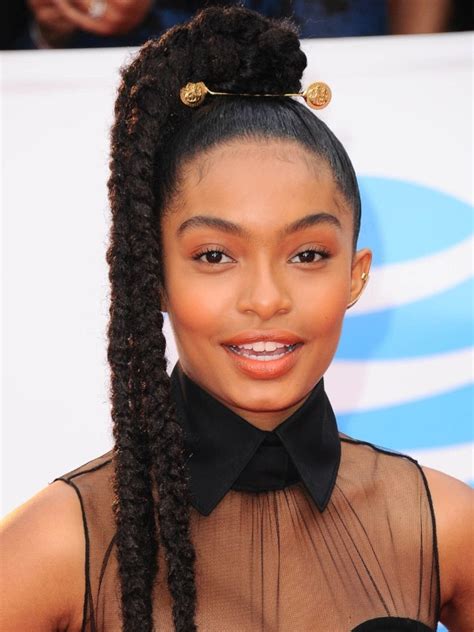 Најубавите фризури со плетенки препорачани од познатите личности