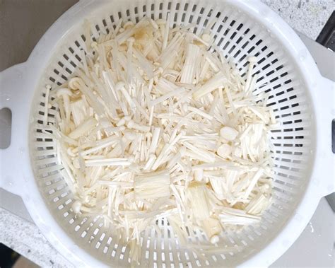 버섯 싫어하는 사람도 잘 먹는 팽이버섯전