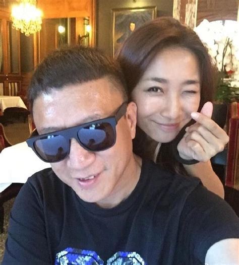 46歲孫紅雷與小15歲嬌妻近照 妻子身材火辣 素顏美如畫 每日頭條
