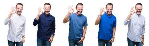 격리 된 배경 웃는 긍정적인 손과 손가락으로 Ok 사인을 하 고 서 잘생긴 수석 노인의 우아한 비즈니스 남자 콜라주 성공적인 식입니다 긍정적인 감정 표현에 대한 스톡 사진