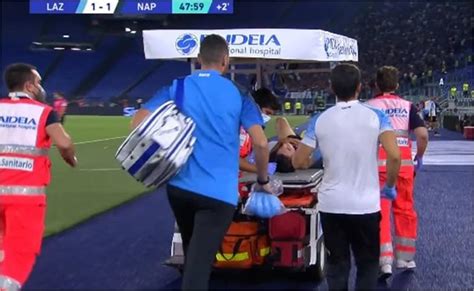 Hirving Lozano Sale Lesionado Tras Fuerte Golpe En La Cabeza
