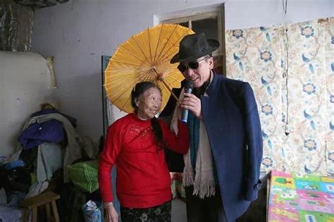 Подружжя із великою різницею у віці змогло прожити у щасливому шлюбі 20 років але потім доля