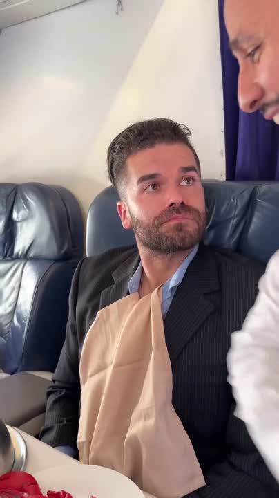 Video Yassine Benaddou Idrissi On Linkedin Economy Vs Business Class 😄🤦🏻‍♂️