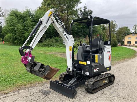 Bobcat E17