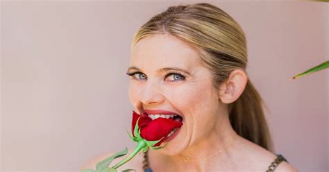 Flirting Tips How To Flirt With A Girl Or A Guy In The Bar Thrillist