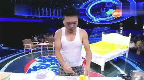小正太当众脱裤子，小萝莉们害羞忙捂脸，这么“可爱”的吗？ 腾讯视频
