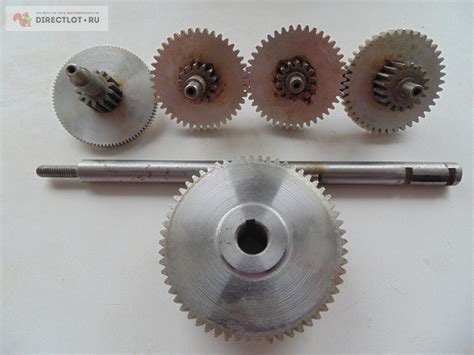 Комплект шестерней с М 1 0 основная стальная Ф 61 Z60 с валом 10х170 дополнительные алюминий