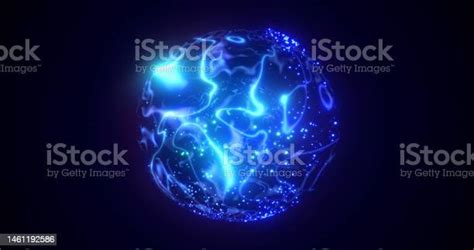 우주 중앙에 녹은 핵이 있는 둥근 파란색 행성 플라즈마에서 에너지 마법의 발광장이 있는 별 구체 추상적 인 배경 성운에 대한 스톡 사진 및 기타 이미지 Istock
