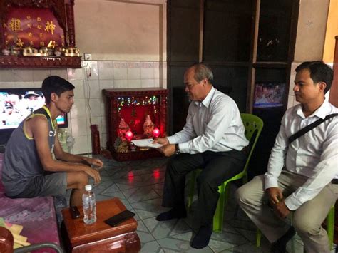 សាន ណា រិ ទ្ធ ដែលមាន ជំងឺ រលាក សួត បាន ថវិកា ១ ពាន់ ដុល្លារ ពី សហព័ន្ធ បាល់ទាត់