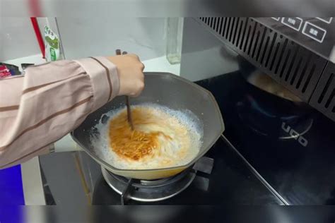 绝绝子火鸡面新吃法，大家要是爱吃火鸡面可以操练起来啊！ 我是vlogger 私藏美食大分享vlogger火鸡吃法
