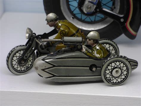 รูปภาพ กีฬา ล้อ การท่องเที่ยว รถจักรยานยนต์ ม้า ความเร็ว หมวกนิรภัย แข่งรถ เครื่องยนต์