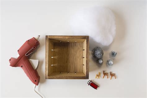 DIY Holiday Shadow Box Tutorial