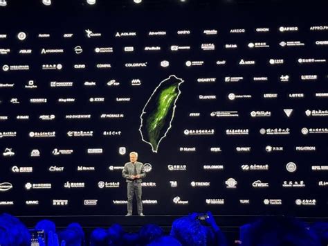 Tsmc·폭스콘 다 모여라…ai 수도 대만 꿈꾸는 젠슨 황