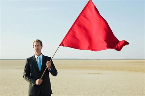 Красный флаг в отношениях что за тренд с эмодзи красных флажков