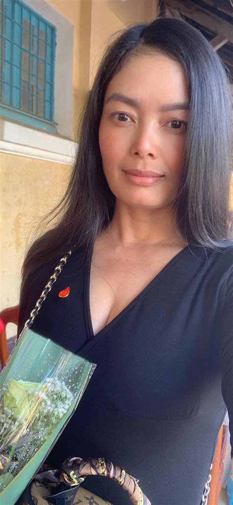 cô giáo cấp 1 của thằng cháu nhìn rất nứng cặc thiendia 4 0