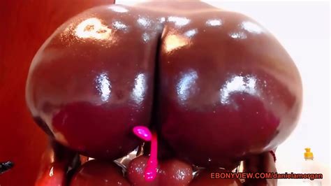 Oiled Black Ass Twerking