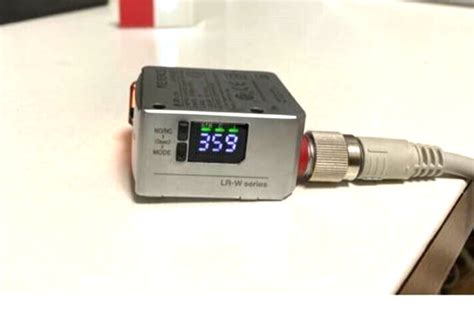 Keyence Lr W500c Full Spectrum Photoelectric Color Sensor Head Lr W Series Ebay