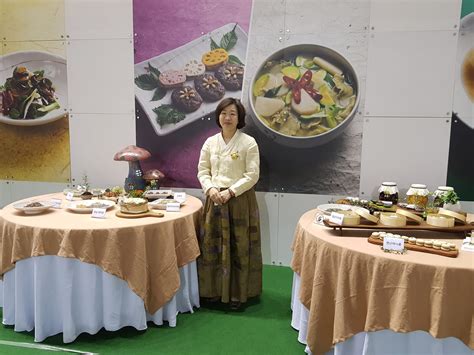 내가 꿈을 이루면 나도 누군가의 꿈이 된다 무대공포증이었던 내가 어느순간 사람들 앞에서 얘기하는걸 즐기게 되었다😄 공포를 극복하면 즐기게 되는 것💙