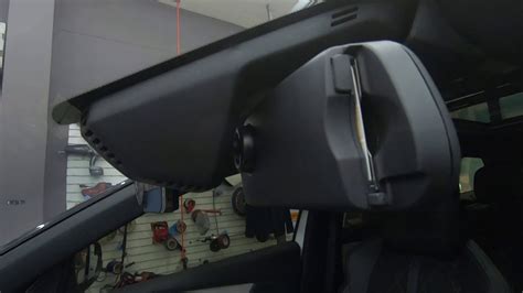 푸조 5008 블루링크 하이패스룸미러 설치 영상입니다 수입차 특성상 룸미러 하이패스설치가 불가하지만 영상과 같이 룸미러 설치가 가능하여 하이패스구간을 편리하게 이용