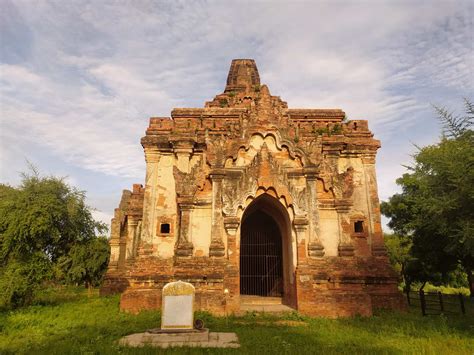 ပုဂံကမ္ဘာ့အမွေအနှစ်ဒေသရှိ နွားပြဂူဘုရားဖူးမြှော်ပြီး ၁၃ ရာစု နံရံဆေးရေးပန်းချီများကို