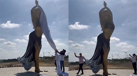 Estatua De Shakira En Barranquilla Fue Revelada Con Presencia De Sus